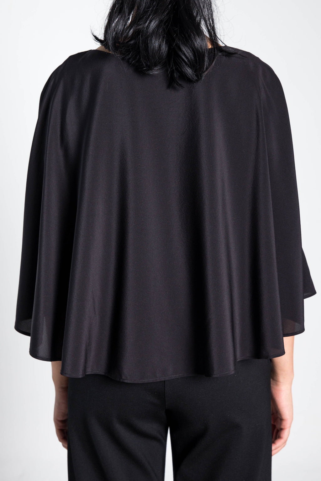 Sara Cape - Black – RURI